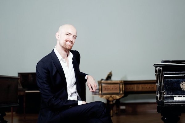 Artist "Jean-Paul Estiévenart, Marcel Ponseele, Anthony Romaniuk ...